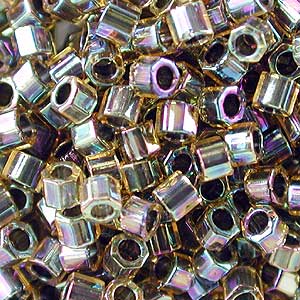 【サイズ】11/0外径：約1.6mm 穴の大きさ：約0.8mm 糸が通りやすいよう穴が大きめであり、ガラスの部分が薄く軽いビーズです。 ビーズ織り・ビーズステッチに適しています。 ※製造ロットにより、同じ品番でも多少の色違いが生じる場合があ...