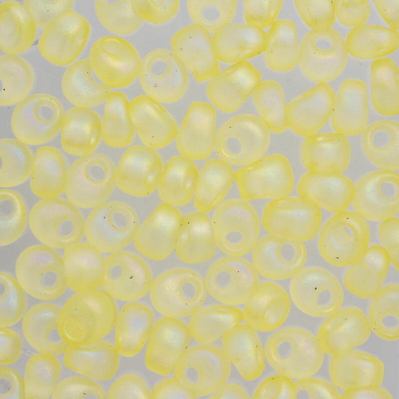 カラー番号：MA2131F ドロップビーズより少しガラス部分が大きく、形状も少し異なります。 (ドロップビーズより凹凸がなだらかです) ビーズフラワーやマスコットにおすすめです。 【色味について】 ※ロットによって色味が変わる場合がございま...