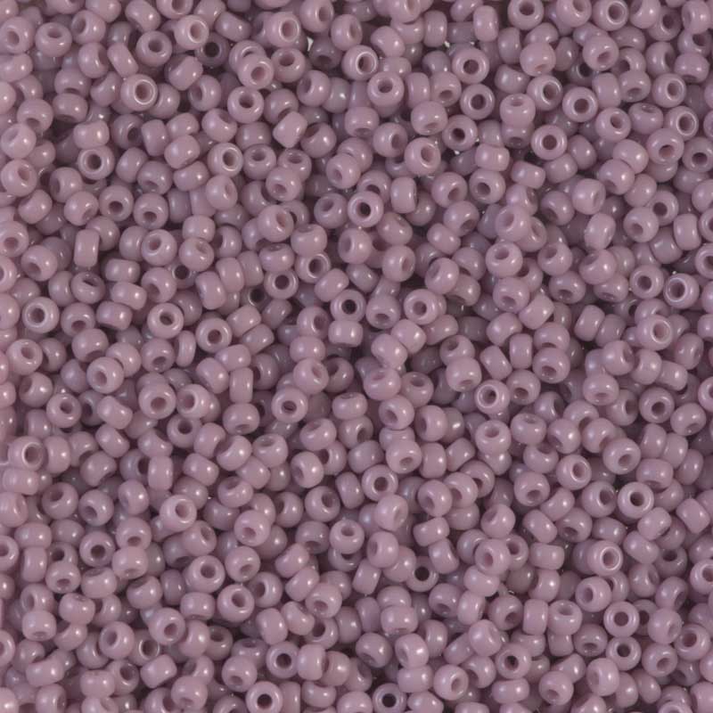 カラー番号：#410 外径：約2mm 穴の大きさ：約0.8mm ビーズステッチやビーズモチーフ作り等、ビーズワークに欠かせない「シードビーズ」です。 シンプルなので幅広い用途に使用できます。【色味について】※ロットによって色味が変わる場合が...