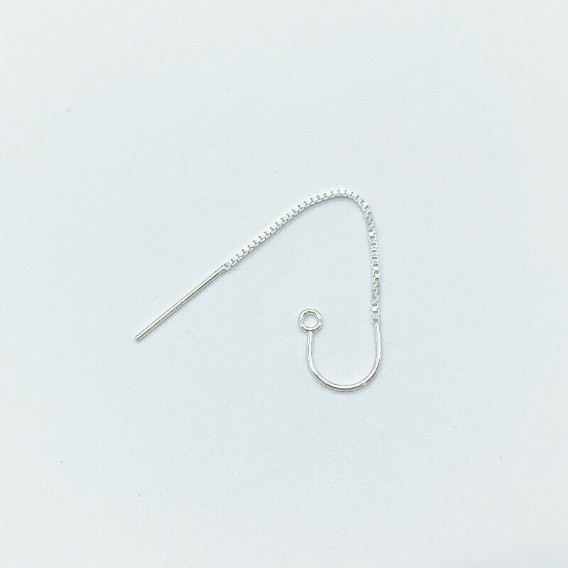 ピアス(アメリカンピアス) サイズ：全長約56mm フック部分 約9.5x9.5mm、カン内径約1.5mm スターリングシルバー(SV925)のパーツです。 アメリカやイタリア等の海外から、高品質なシルバー製品を取り寄せています。 【ご注意...