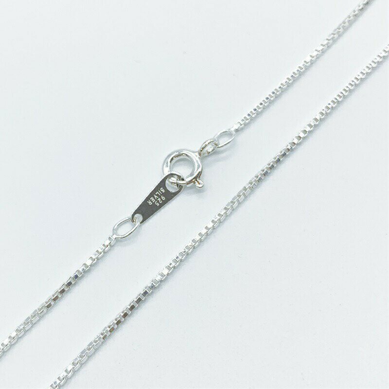 ネックレス(ベネチアン) ボックス型のコマであるヴェネチアンチェーンを使用した、シルバーネックレスです。 サイズ：線径1.0mm スターリングシルバー(SV925)のパーツです。 アメリカやイタリア等の海外から、高品質なシルバー製品を取り寄...