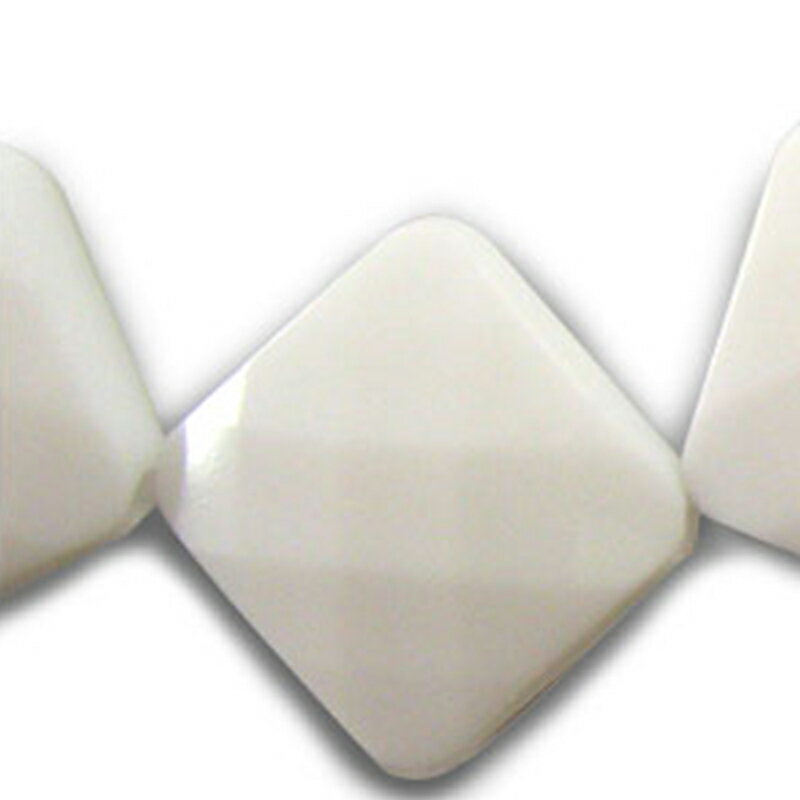 アクリル製品は管を通して型にアクリルを流して作成しますが、その管を切り離した際に傷のようなものが残る場合がございます。予めご了承頂いた上でご注文下さい。 気になる方はご注文前にお問い合わせ下さい。 アクリル製品はお客様のご希望の色に染めるこ...