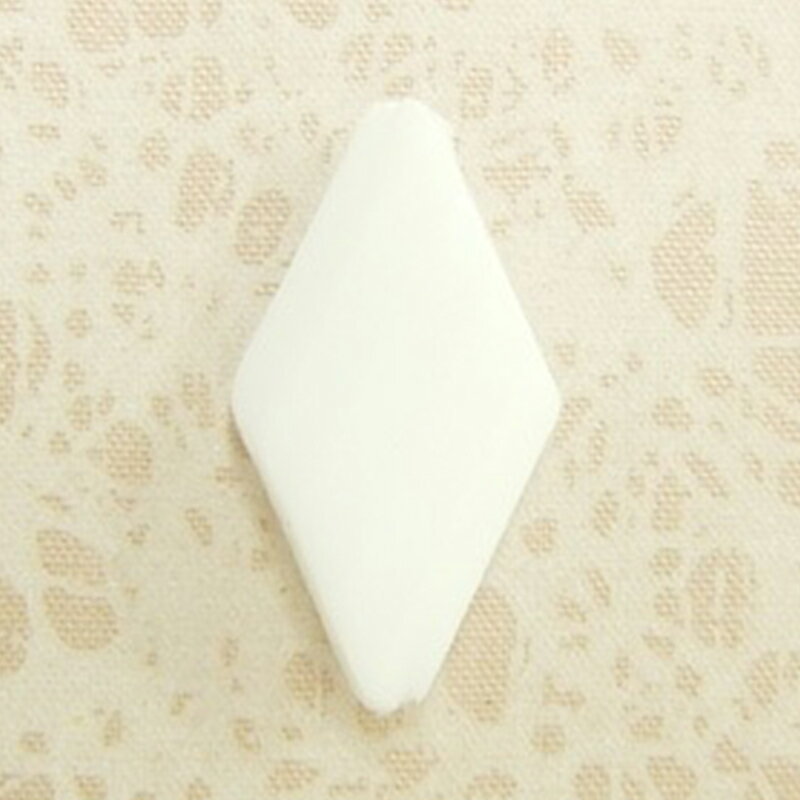 アクリル製品は管を通して型にアクリルを流して作成しますが、その管を切り離した際に傷のようなものが残る場合がございます。予めご了承頂いた上でご注文下さい。 気になる方はご注文前にお問い合わせ下さい。 アクリル製品はお客様のご希望の色に染めるこ...