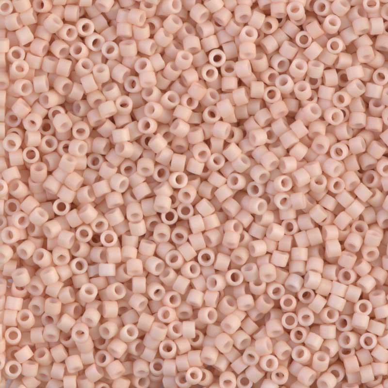 【サイズ】11/0外径：約1.6mm 穴の大きさ：約0.8mm 糸が通りやすいよう穴が大きめであり、ガラスの部分が薄く軽いビーズです。 ※製造ロットにより、同じ品番でも多少の色違いが生じる場合があります。予めご了承ください。 ビーズ織り・ビ...