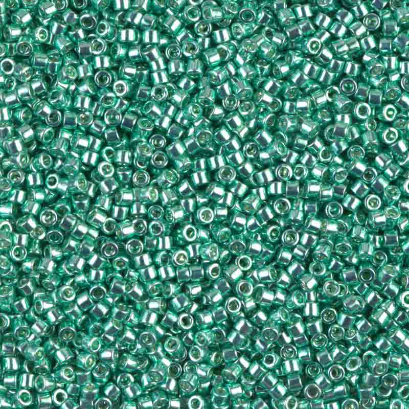 【サイズ】11/0外径：約1.6mm 穴の大きさ：約0.8mm 糸が通りやすいよう穴が大きめであり、ガラスの部分が薄く軽いビーズです。 ※製造ロットにより、同じ品番でも多少の色違いが生じる場合があります。予めご了承ください。 ビーズ織り・ビ...