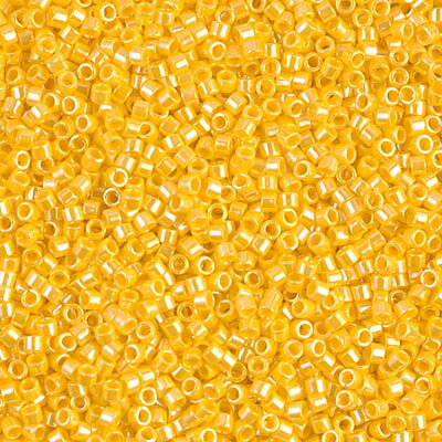【サイズ】11/0外径：約1.6mm 穴の大きさ：約0.8mm 糸が通りやすいよう穴が大きめであり、ガラスの部分が薄く軽いビーズです。 ※製造ロットにより、同じ品番でも多少の色違いが生じる場合があります。予めご了承ください。 ビーズ織り・ビ...