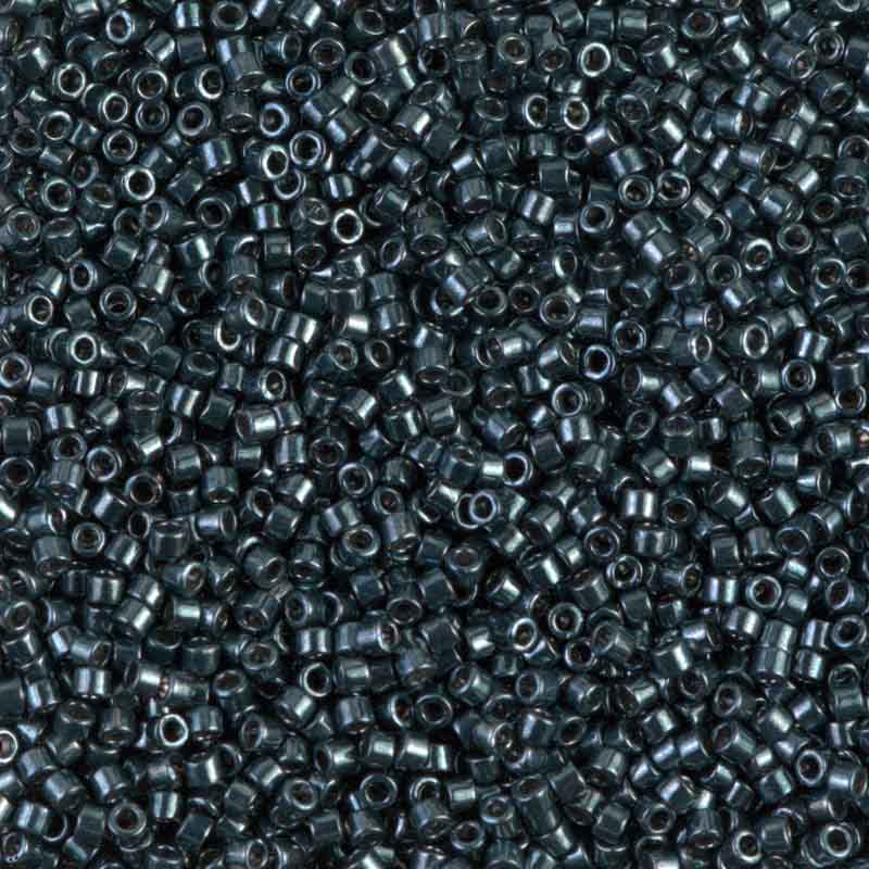 【サイズ】11/0外径：約1.6mm 穴の大きさ：約0.8mm 糸が通りやすいよう穴が大きめであり、ガラスの部分が薄く軽いビーズです。 ※製造ロットにより、同じ品番でも多少の色違いが生じる場合があります。予めご了承ください。 ビーズ織り・ビ...