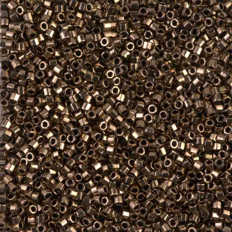 【サイズ】11/0外径：約1.6mm 穴の大きさ：約0.8mm 糸が通りやすいよう穴が大きめであり、ガラスの部分が薄く軽いビーズです。 ※製造ロットにより、同じ品番でも多少の色違いが生じる場合があります。予めご了承ください。 ビーズ織り・ビ...