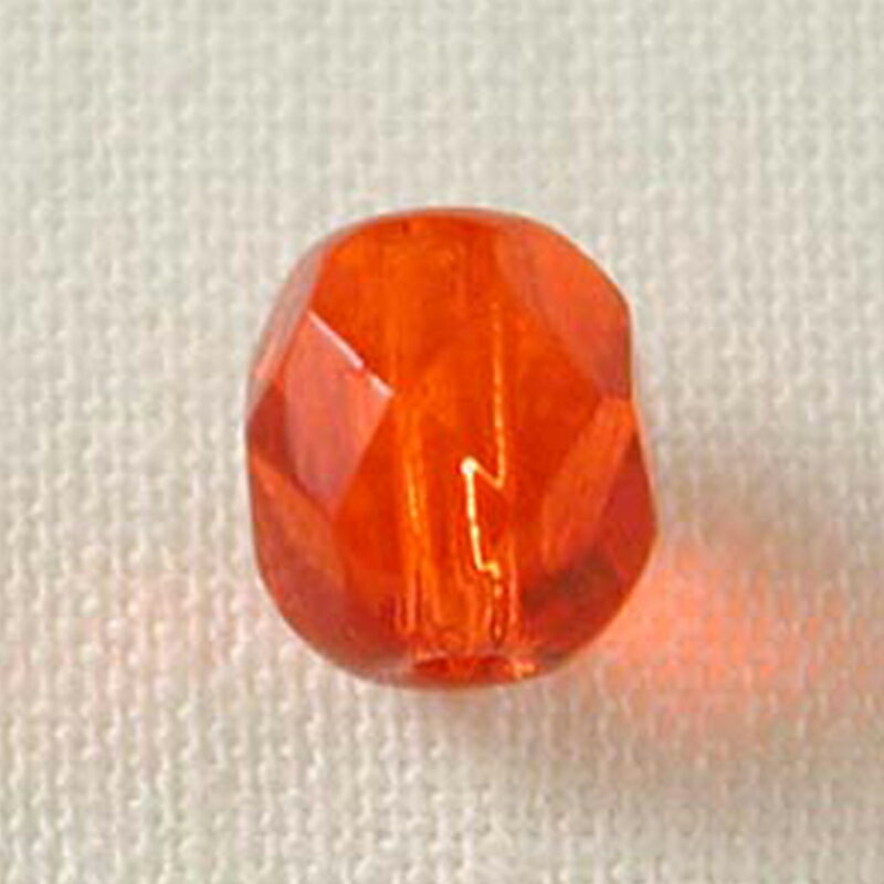 【ファイアポリッシュ(Fire polish)とは】 グラスビーズを高熱にあてて表面を少し溶かし艶出ししたビーズです。 カット部分に少し丸みがあるのが特長です。 ※ファイアポリッシュは入荷時期やサイズによって色味が変わることがあります。