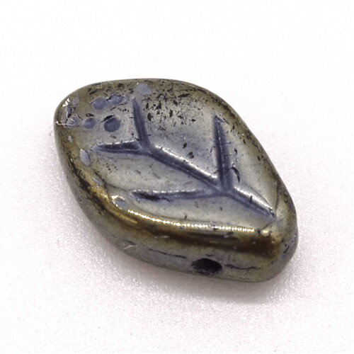 【ファイアポリッシュ(Fire polish)とは】 グラスビーズを高熱にあてて表面を少し溶かし艶出ししたビーズです。 カット部分に少し丸みがあるのが特長です。 ※ファイアポリッシュは入荷時期やサイズによって色味が変わることがあります。