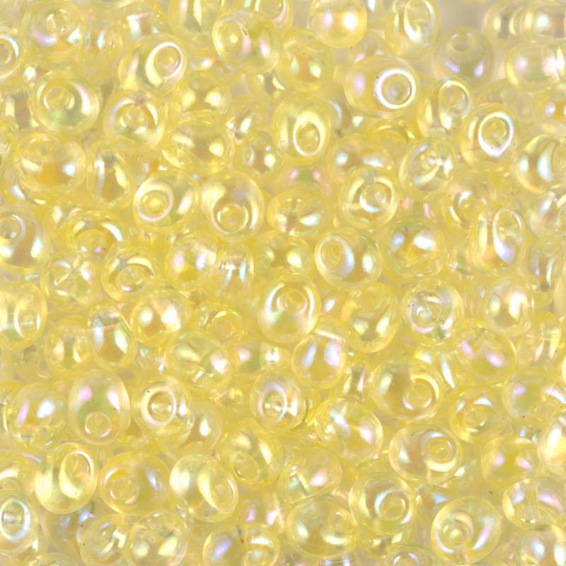 カラー番号：MA2131 ドロップビーズより少しガラス部分が大きく、形状も少し異なります。 (ドロップビーズより凹凸がなだらかです) ビーズフラワーやマスコットにおすすめです。 【色味について】 ※製造ロットにより、同じ品番でも多少の色違い...