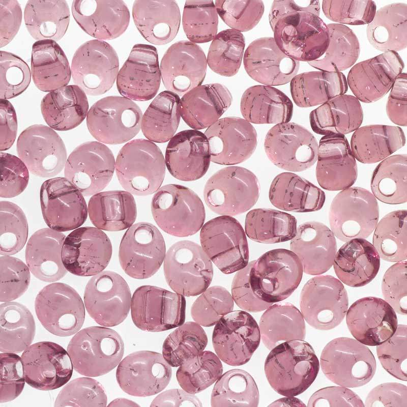 カラー番号：MA142 ドロップビーズより少しガラス部分が大きく、形状も少し異なります。 (ドロップビーズより凹凸がなだらかです) ビーズフラワーやマスコットにおすすめです。 【色味について】 ※製造ロットにより、同じ品番でも多少の色違いが...