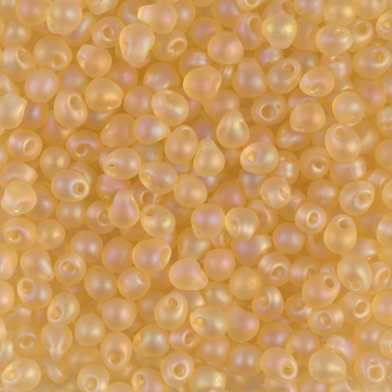 カラー番号：DP132FR 涙のようなしずく型の可愛いビーズです。 ビーズフラワーやマスコットに大活躍。 【色味について】 ※製造ロットにより、同じ品番でも多少の色違いが生じる場合があります。予めご了承ください。 ※お使いのブラウザや画面設...