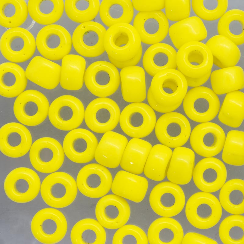 カラー番号：E404 外径：約5mm 穴の大きさ：約2.0mm ​少し大きめの丸ビーズです。 ボリューム感や作品へのアクセントが欲しい時におすすめです。【色味について】※製造ロットにより、同じ品番でも多少の色違いが生じる場合があ...