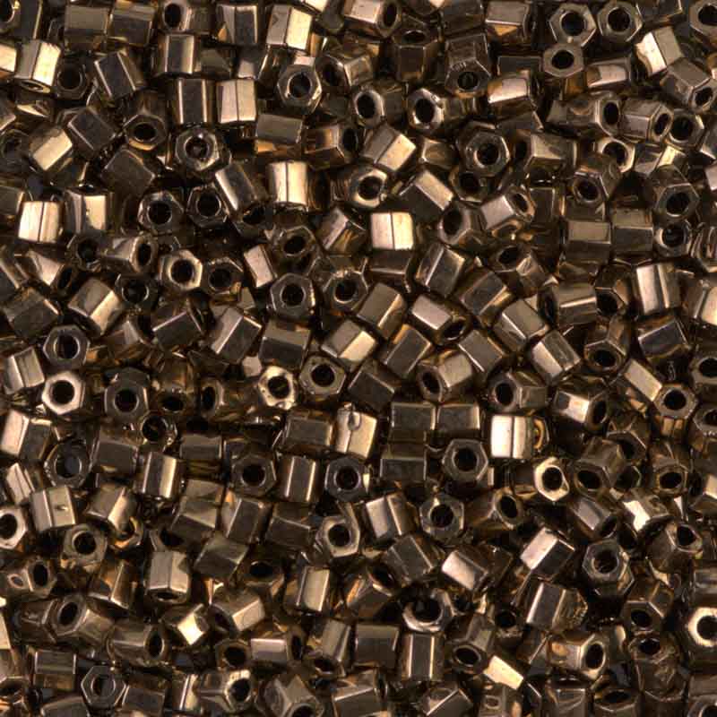 こちらの商品は廃盤です。 カラー番号：#457 断面が角のある六角形のビーズです。 シャープな光の反射によるキラキラ感が魅力です。【色味について】※製造ロットにより、同じ品番でも多少の色違いが生じる場合があります。予めご了承ください。※お使...