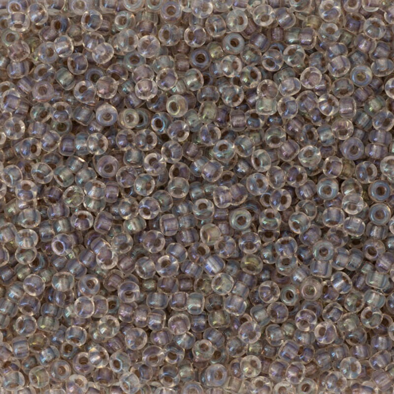 カラー番号：#3645 外径：約2mm 穴の大きさ：約0.8mm ビーズステッチやビーズモチーフ作り等、ビーズワークに欠かせない「シードビーズ」です。 シンプルなので幅広い用途に使用できます。【色味について】※製造ロットにより、同じ品番でも...