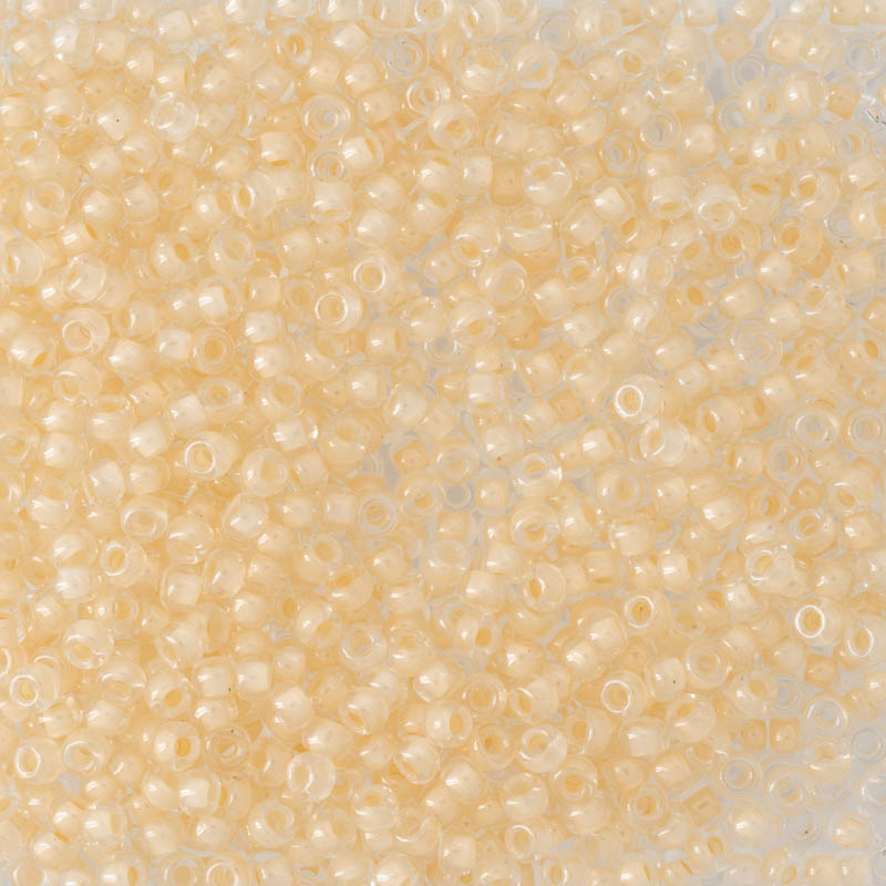 カラー番号：#2215 外径：約2mm 穴の大きさ：約0.8mm ビーズステッチやビーズモチーフ作り等、ビーズワークに欠かせない「シードビーズ」です。 シンプルなので幅広い用途に使用できます。【色味について】※製造ロットにより、同じ品番でも...