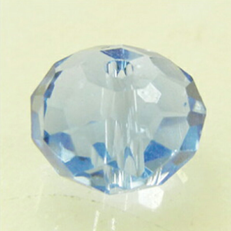 ガラス製のボタンカットビーズです。 傷や気泡がみられる場合がございます。 この商品は傷や気泡などの不良があった場合でも交換、返品はお受けできません。 それらを考慮し、大変お安い価格を設定しております。 入荷時期によって写真と色が異なる場合が...