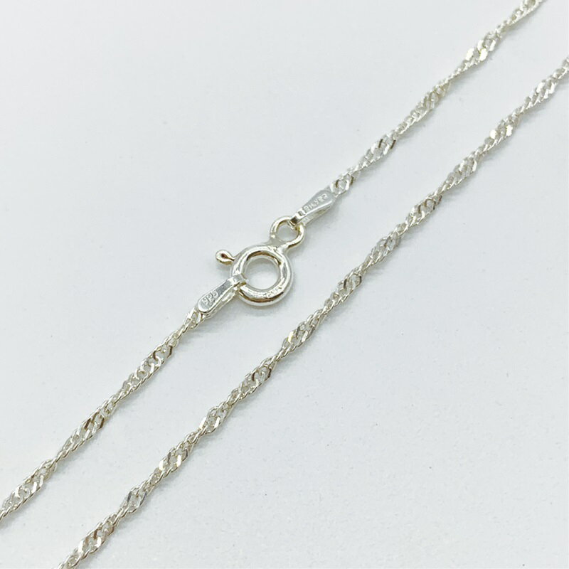 ネックレス(カットスクリュー) 表面がカットされたスクリューチェーンを使用した、細めのシルバーネックレスです。 サイズ：線径0.25mm スターリングシルバー(SV925)のパーツです。 アメリカやイタリア等の海外から、高品質なシルバー製品...