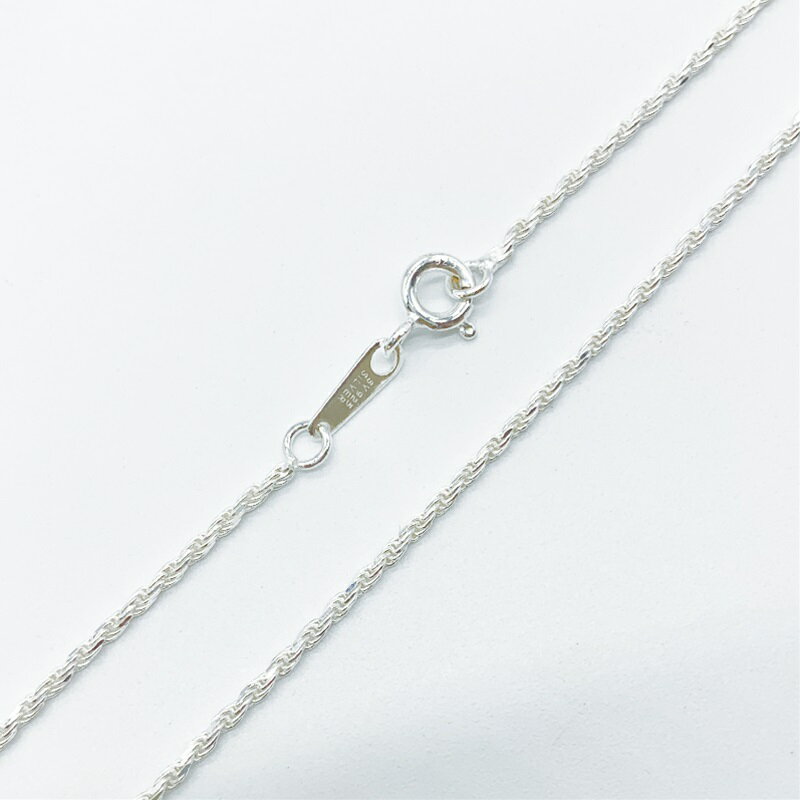 ネックレス(スクリュー) らせん状の編み目のチェーンを使用した、細めのシルバーネックレスです。 サイズ：線径0.3mm スターリングシルバー(SV925)のパーツです。 アメリカやイタリア等の海外から、高品質なシルバー製品を取り寄せています...