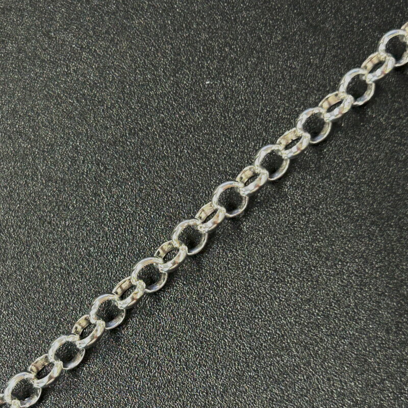 チェーンの種類：ロロチェーン 線径：約0.9mm 太さ：約4mm スターリングシルバー(SV925)のチェーンです。 アメリカやイタリア等の海外から、高品質なシルバー製品を取り寄せています。 【ご注意ください】・素材の性質上、使用状況や保管...