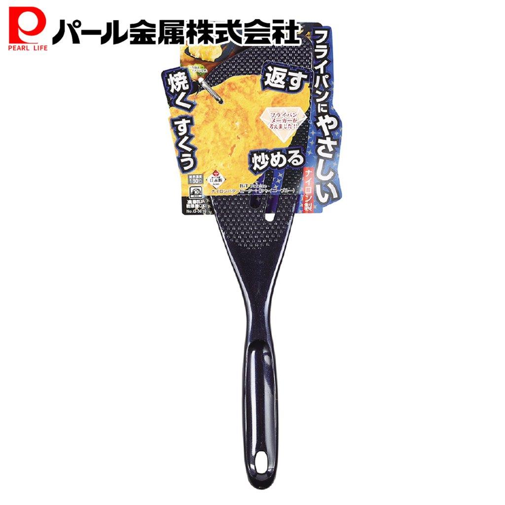 【商品概要】 フライパンメーカーが考えました フライパンにやさしいナイロン製 焼く・すくう・返す・炒める 食器洗い乾燥機OK 日本製 【スペック】 本体サイズ:全長31.5×8.4×1.5cm 重量(kg):0.6 原料樹脂:ナイロン(耐熱...