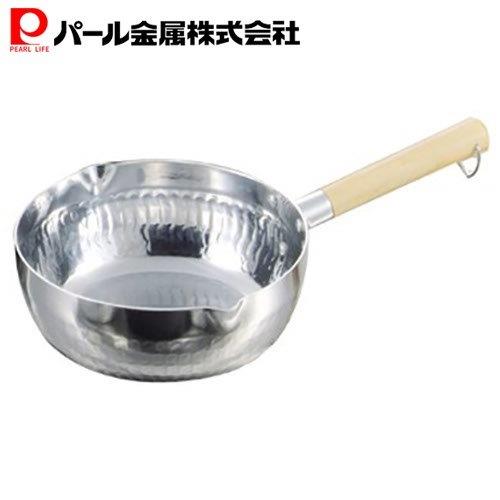 【商品概要】 アルミ製なので熱効率に優れ、軽くて扱いやすい 表面はピカピカのツヤあり仕上げ 手触りの優しい木製ハンドル 茹で物・煮物など毎日の調理に便利な扱いやすいサイズ 注ぎやすい口付き 【スペック】 メーカー型番:H-1758 本体サイ...