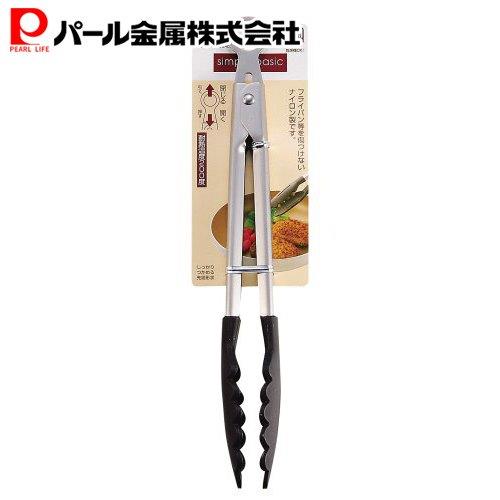 【商品概要】 先端がナイロン製なので樹脂加工のフライパンや鍋を傷つけない ナイロン製なので食材へのあたりがやわらかい フックを引き上げるとトングが閉じるロック機能付で収納に便利 【スペック】 メーカー型番:C-8932 本体サイズ:幅35×...