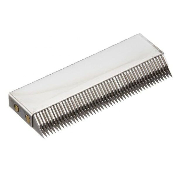 特徴 ●つま一番用 クシ刃 2．0mm。 ●サイズ(約): 6×6×0．5cm ●重量(約): 90g ●材質:ステンレス つま切 仕様 入数 1個 106028