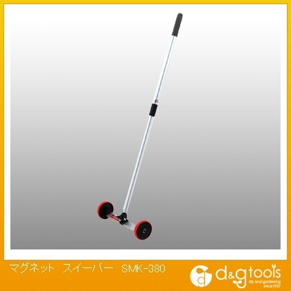 特徴 手軽に部品や鉄くずを回収します。 部品や鉄くずの回収。 キャスター付きのため広範囲の鉄くずを素早く回収できます。 ほうきで掃けないマットの上の鉄くず除去に最適です。 ●吸着力:約5.0kgF(M8ナットの吸着量:約550g)。 磁力に...
