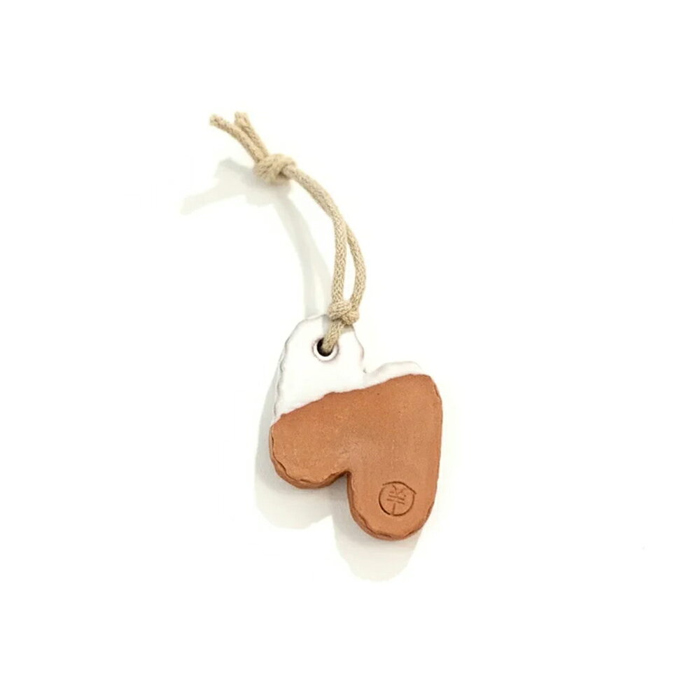 商品情報 商品名 RECER DIFFUSER STONE 全成分 石門ダム堆積土 使用方法 別売りの精油を吸水性のある陶器表面に数滴垂らし、十分に浸透させた後、クローゼットや車内などの小空間でアロマストーンとしてご使用ください。 サイズ ...