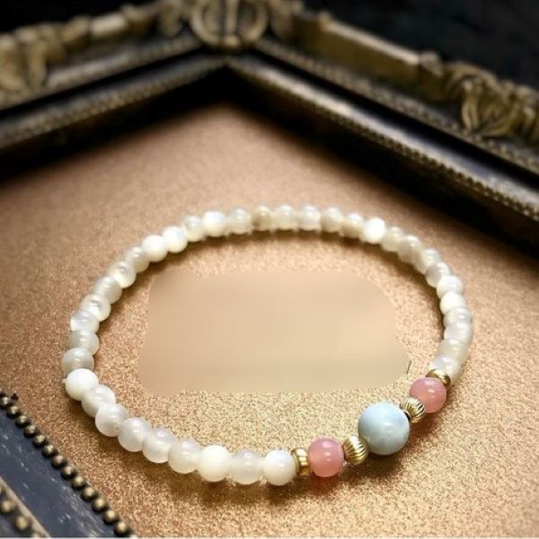 聖母のエネルギーブレスレット 愛と祈りの力でクリエイト！? 激変の時代の不安を鎮める！ 商品説明 ◆使用ストーン：ラリマー、ピンクオパール(オパール)、マザーオブパール、14kgfパーツ 愛と祈りの力でクリエイト！激変の時代の不安を鎮める【...