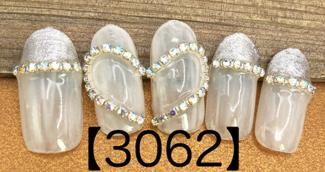 商品情報セット内容チップの装着・着脱の説明書チップを装着するテープ1回分サイズ/寸法サイズ寸法に関しましては画像からお選びください注意モニターの発色具合によって実際のものと色が異なる場合がございますハンドメイド作品ですので、ニュアンスデザイ...