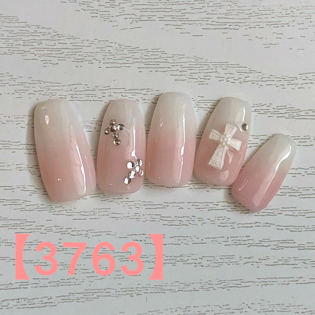 商品情報セット内容チップの装着・着脱の説明書チップを装着するテープ1回分サイズ/寸法サイズ寸法に関しましては、ご選択のチップ種類（ 「ロンルラウンド・ショートオーバル・カジュアルラウンド・カジュアルスクエア 」の中のいずれか）の画像に記載し...