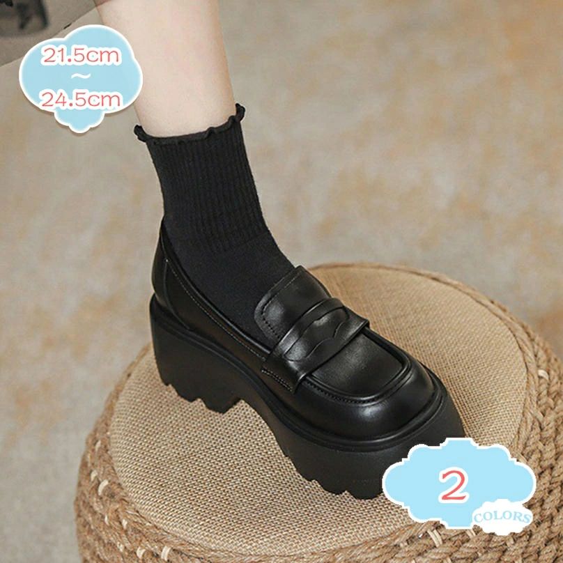 表地：合成皮革メイン素材：pu■ アッパーは上質なPUレザーを使用し、湿気や汚れに強くお手入れがしやすいので、雨の日でも履けます。■ 厚底ソールデザインとゆったりとした靴の構造は、着用者に良好なサポートとクッション効果を提供し、長時間歩いて...