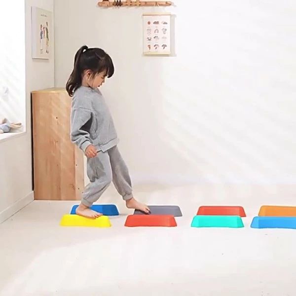 対象年齢層: 3年以上 主な素材: PP 色: レッド, イエロー, グレー, ブルー, グリーン, オレンジ 注意: 照明やディスプレイ効果により、色にわずかな違いが生じる場合があります。 手動測定による寸法にはわずかな誤差があるかもしれ...