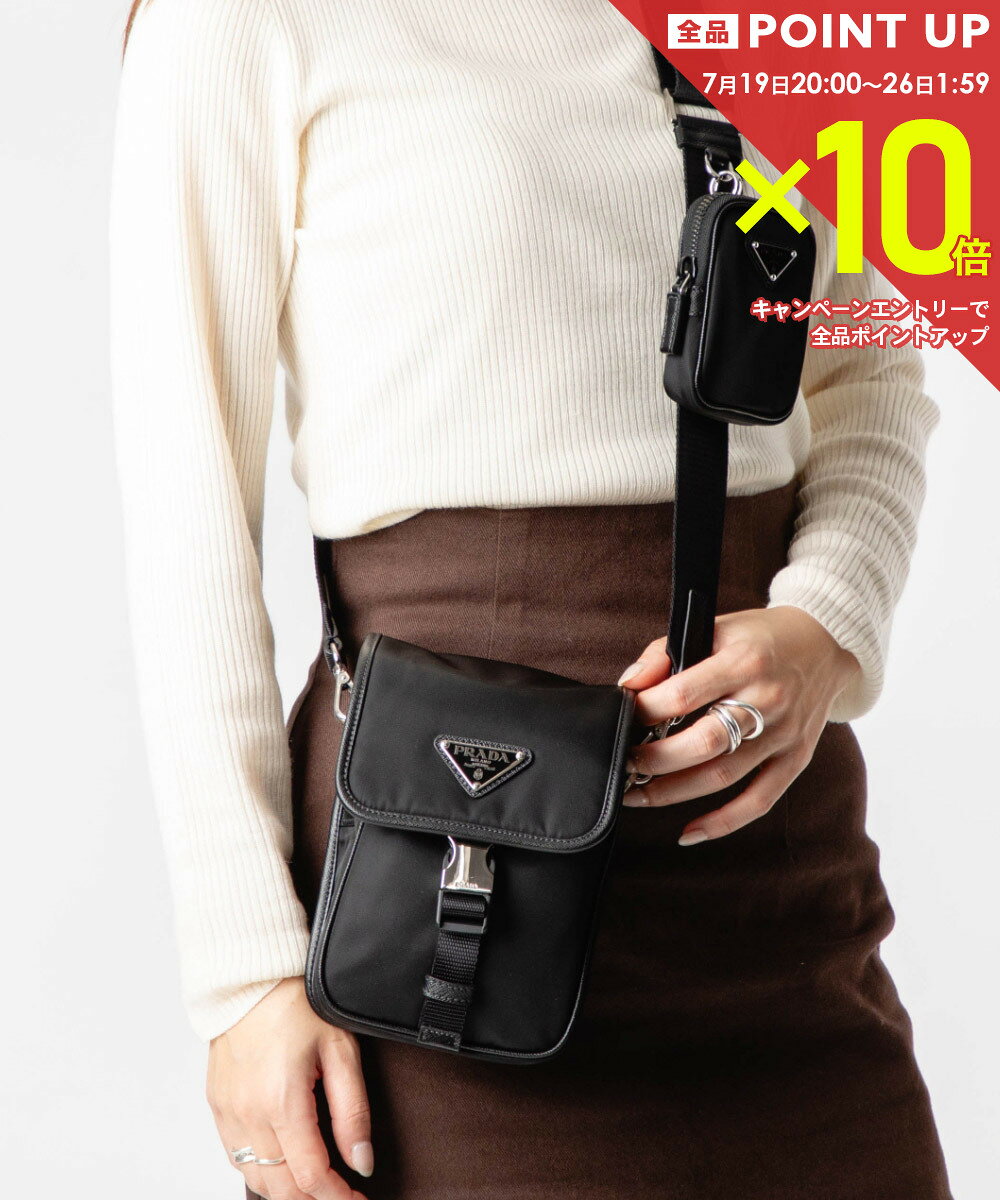 ITEM INFORMATIONプラダ PRADA 2VD043 2DMH メンズ レディース ショルダーバッグプラダ(PRADA)はイタリアのラグジュアリーブランド。メンズ＆ウィメンズの洋服を中心にシューズ、バッグなどのアクセサリー、アイ...