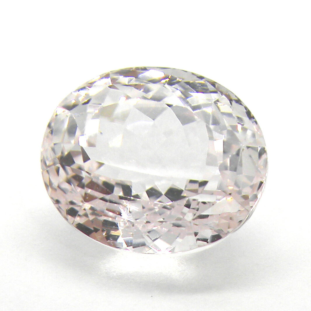 淡く優しいピンクカラーで柔らかな雰囲気が魅力の「クンツァイト」のルースストーン。大粒で存在感があり、瑞々しい輝きが楽しめます。9月の誕生石一点物となりますのでお早めに！※ご覧のモニターにより、多少色が違って見える場合がありますのでご了承くだ...