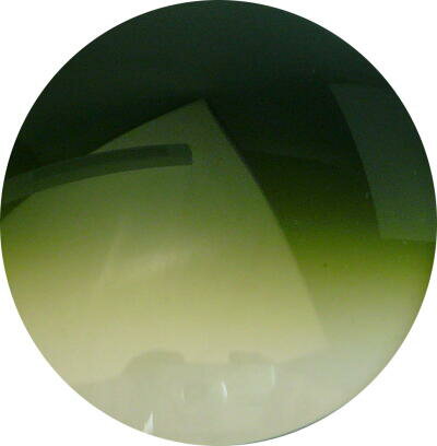 CR39プラスチックレンズ UVカット MTグリーン80％グラデーション 可視光線透過率：20％ ■5カーブ ■8カーブDEセンター（プリズム補正レンズ）￥1,100加算 ツーポイント（フチナシフレーム）には使用不可 ※フレーム持込みの場合...