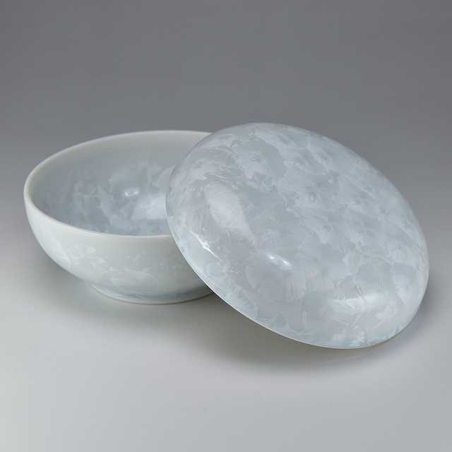 ギフト対応清水焼 京焼 蓋物 花結晶（白） はなけっしょう（しろ） § お洒落 ギフト 贈答に 湯呑み 茶碗 宇治茶園上品な形状の器体に施和された白色の結晶釉。透明感のある美しい蓋物です。【窯元】陶あん【材質】磁器【包装】紙箱【入数】1客【...