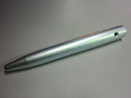 【モクバ】ヨセポンチ19mm【寅壱・関東鳶職人向け工具】 工業用特殊鋼材製 用途 形鋼や鉄板類の穴あわせ用工具 重ね合わせた形鋼や鉄板をリベットやボルトで 固定する前の穴あわせに使用します。 安全帯胴ベルトはこちら 他の安全帯付属品はこちら...