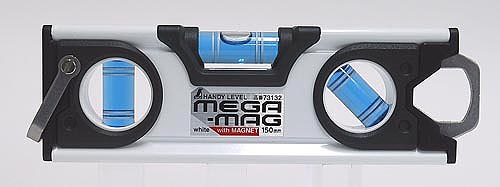 【シンワ測定器】【メガマグ】水平器150mm白ハンディレベルマグネット付き73132 サイズ（mm）：165×50×30 本　体：アルミ、ABS樹脂 気泡管：アクリル樹脂 液体：石油系液 精度：±1．0mm／m 製品質量：150g 高所作業...