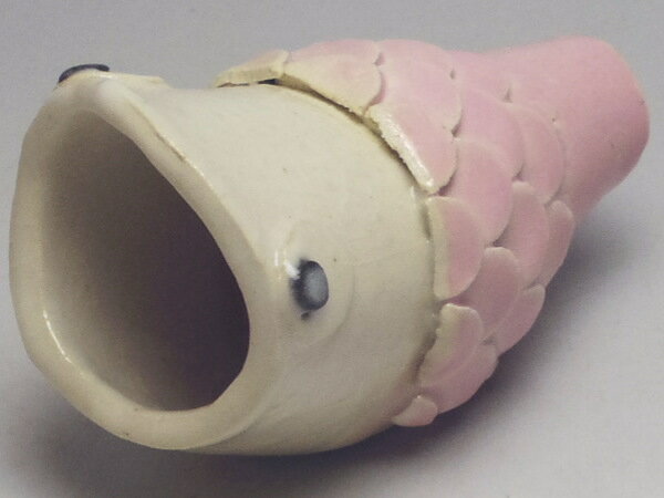 手作り品のため、商品毎に仕上がり（サイズ・色・形状等）が異なります。サイズ幅約55mm×奥行約95mm×高さ約65mm約150g在庫説明この商品は、弊社在庫商品です。通常、即日〜2営業日で発送いたします。※食器（陶器・磁器）の性質上、色むら...