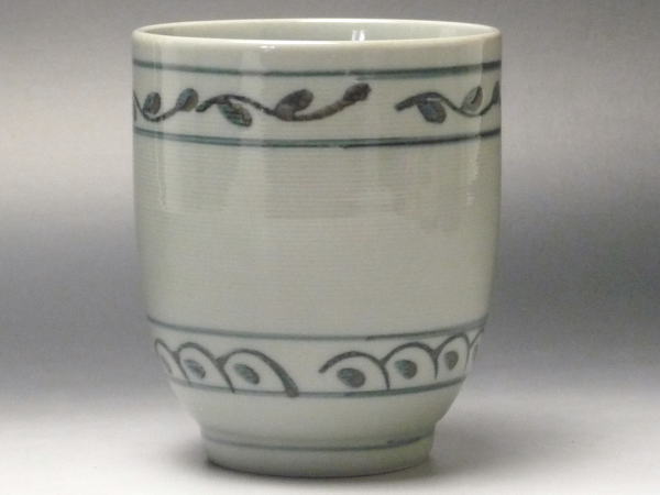 サイズ直径72mm×高さ85mm約140g容量　約190cc満水容量　約200cc等級説明この商品は、B級品です。鉄粉・歪み・色むら・研磨痕などがあります。在庫説明この商品は、弊社在庫商品です。通常、即日〜2営業日で発送いたします。※食器（...