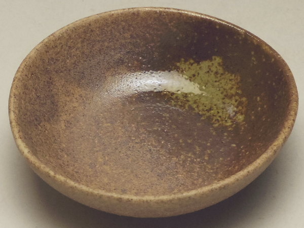 サイズ径95〜98mm×高さ29mm約100g等級説明この商品は、B級品です。鉄粉・歪み・色むら・研磨痕などがあります。在庫説明この商品は、弊社在庫商品です。通常、即日〜2営業日で発送いたします。※食器（陶器・磁器）の性質上、色むら・若干の...