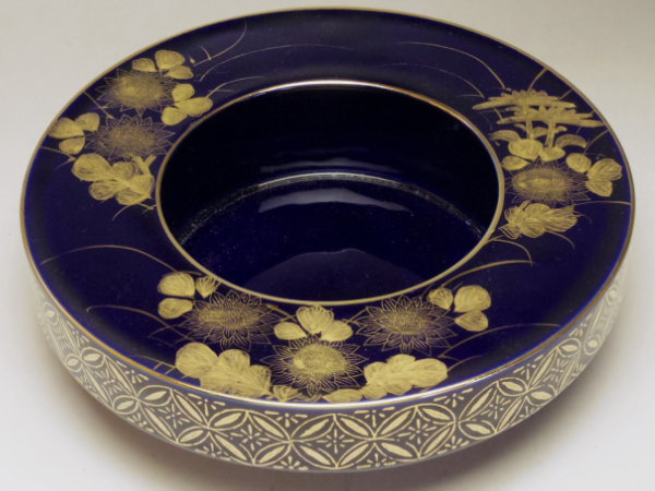 サイズ直径220mm×高さ63mm約1100g等級説明この商品は、B級品です。鉄粉・歪み・色むら・研磨痕などがあります。備考電子レンジで使用できません。在庫説明この商品は、弊社在庫商品です。通常、即日〜2営業日で発送いたします。※食器（陶器...