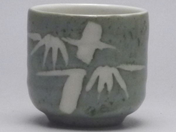 サイズ直径54mm×高さ50mm約65g満水容量　約70cc等級説明この商品は、B級品です。鉄粉・歪み・色むら・研磨痕などがあります。在庫説明この商品は、弊社在庫商品です。通常、即日〜2営業日で発送いたします。※食器（陶器・磁器）の性質上、...