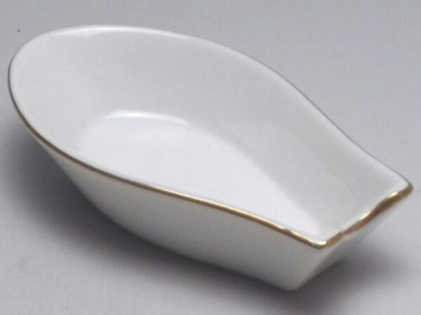 揃いのレンゲは取り扱っておりません。サイズ幅55mm×長さ93mm×高さ22mm約55g等級説明この商品は、B級品です。鉄粉・歪み・色むら・研磨痕などがあります。在庫説明この商品は、弊社在庫商品です。通常、即日〜2営業日で発送いたします。※...