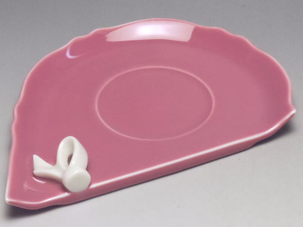 表面に、擦過傷が目立ちます。サイズ長辺170mm×短辺113mm×高さ8〜16mm約180g内枠（平らな部分）サイズ直径58mm等級説明この商品は、B級品です。鉄粉・歪み・色むら・研磨痕などがあります。在庫説明この商品は、弊社在庫商品です。...