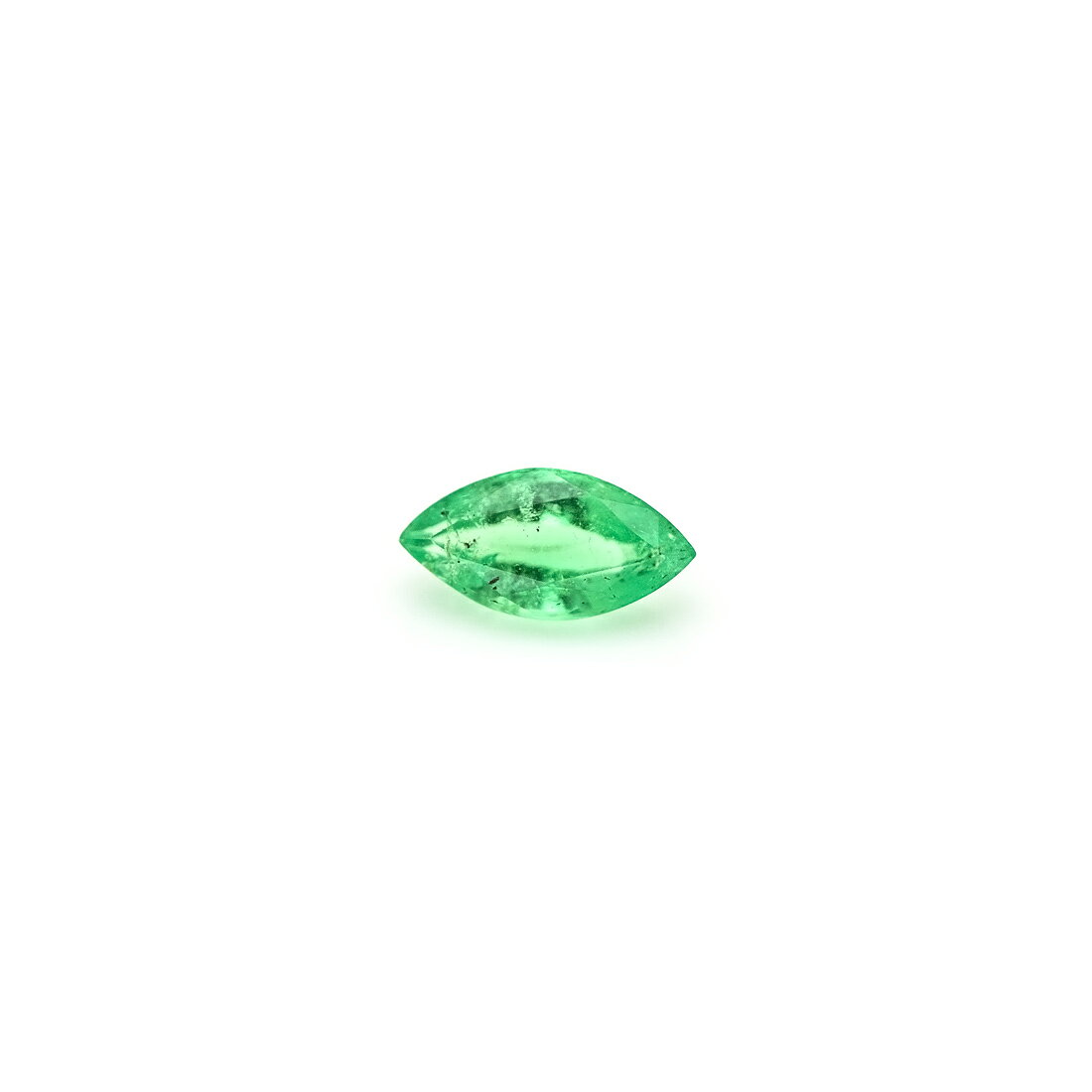 【宝石】 ・エメラルド 約2.5×5mm 【お届けにつきまして】 即日発送可能品となります。 15時までにご注文いただき、決済審査・ご入金等が当店で確認できた場合は、当日発送をさせていただきます。 梱包は封筒となりまして、メール便にてポスト...